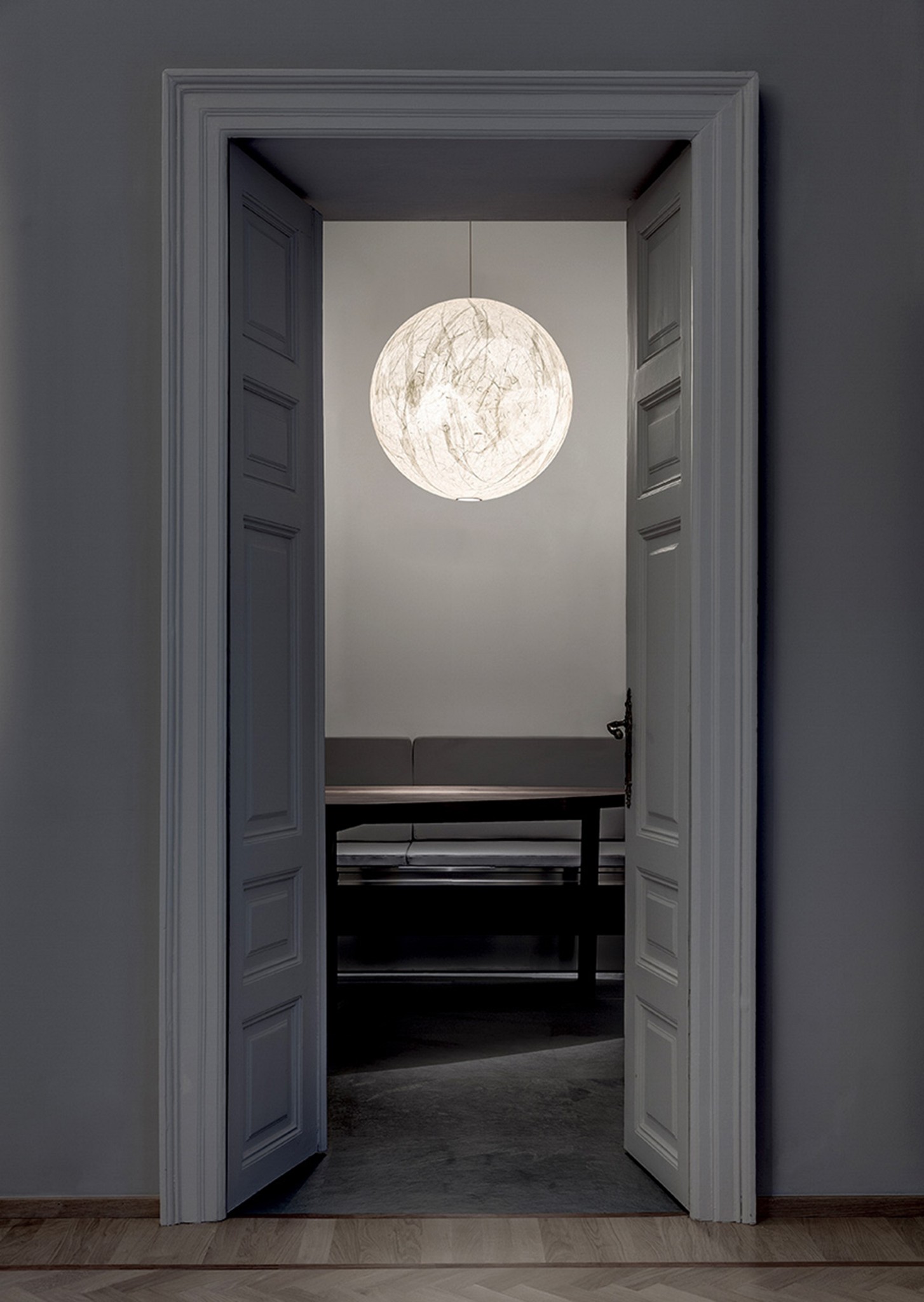 Focus su Davide Groppi. La luce che crea lo spazio | ARTHECO